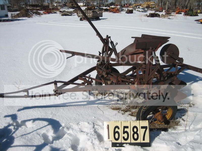 Moline Tumble Bug plow | Yesterday's Tractors Forums